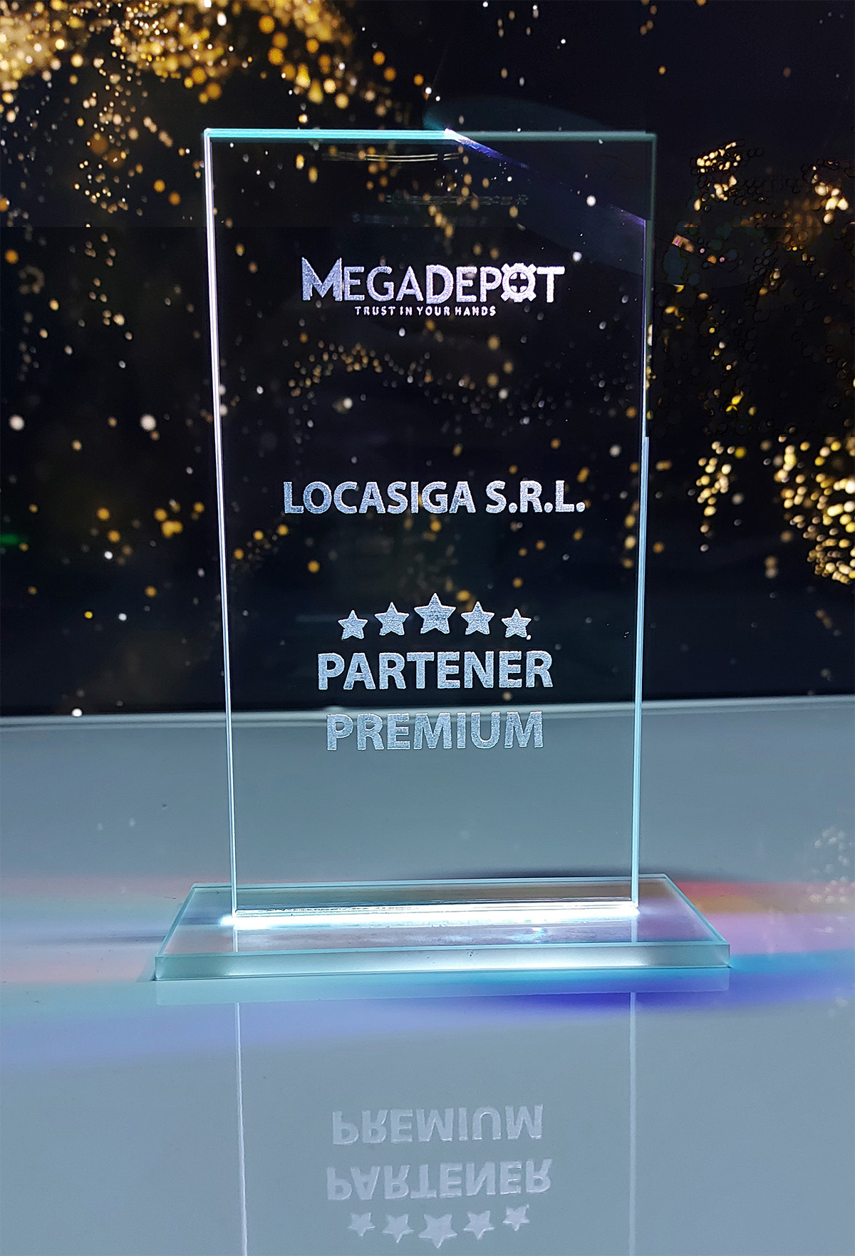 Trofeu personalizat din sticla - Noblivio.ro